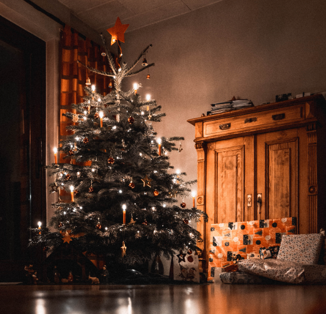 The Good Christmas Tree by DarkJaguar
