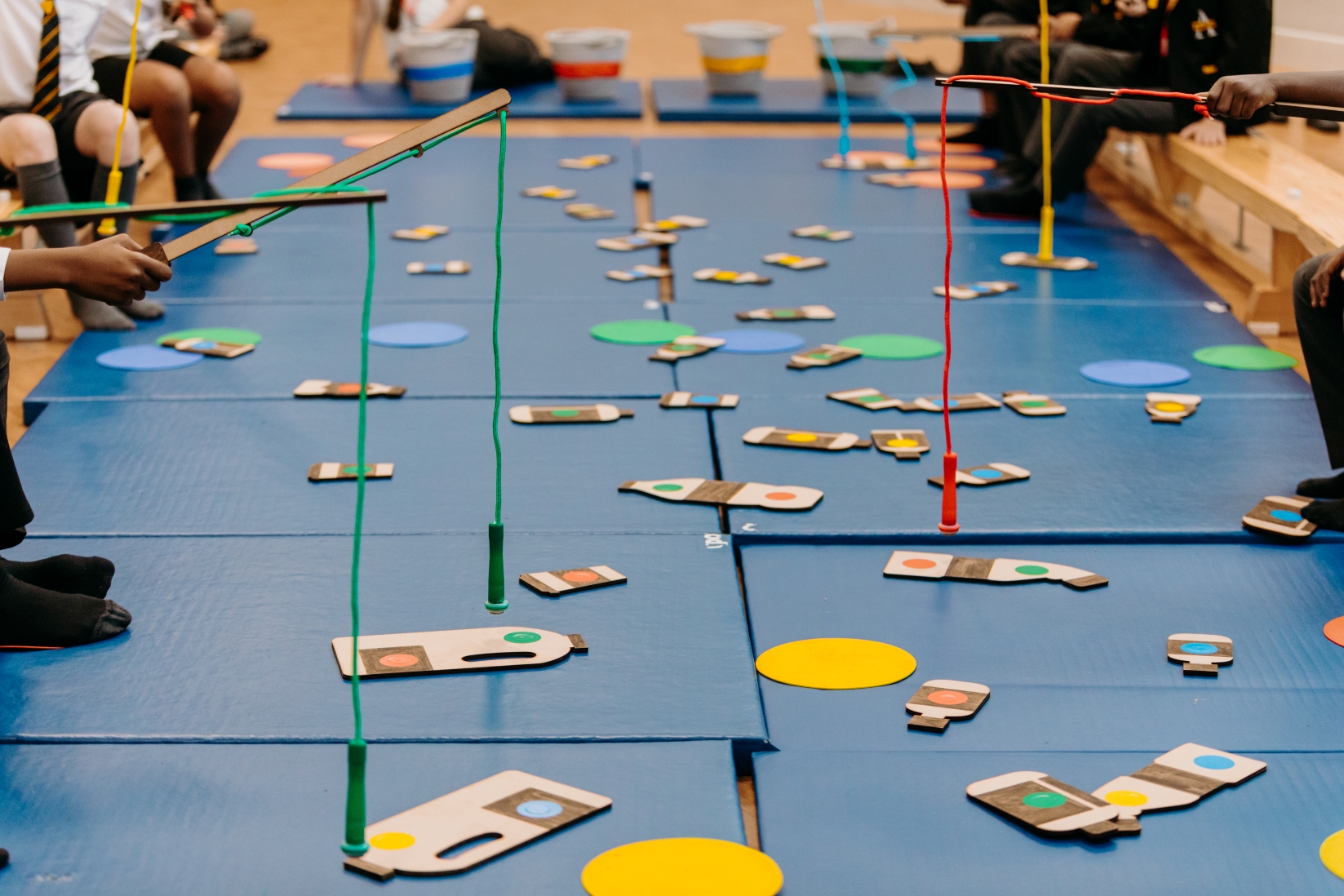 Frog Tipping by presskit